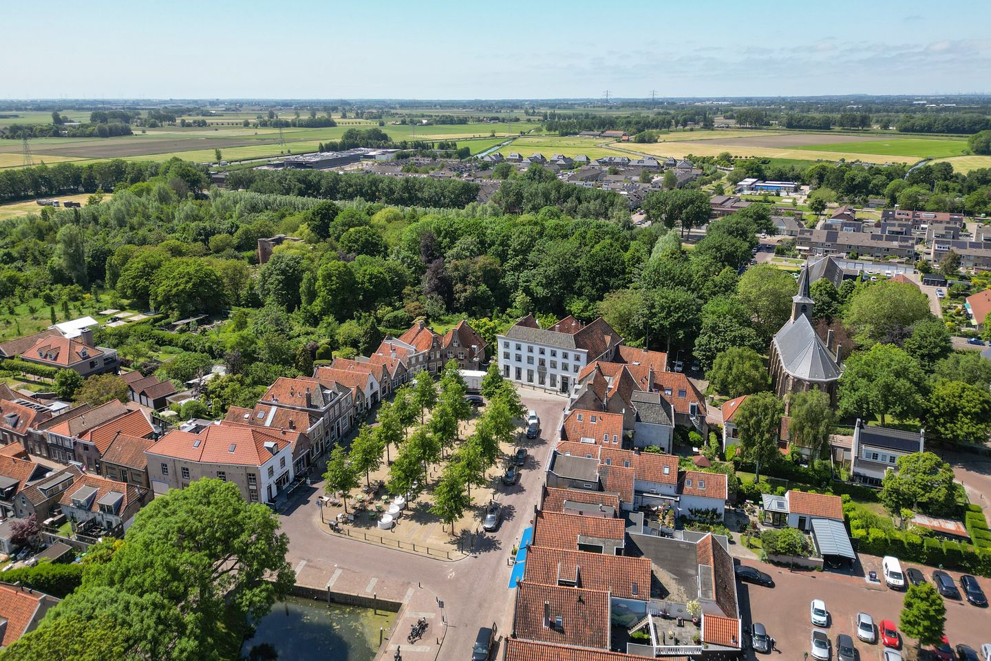 Huis te koop: Markt 12 3218 AM Heenvliet [funda]