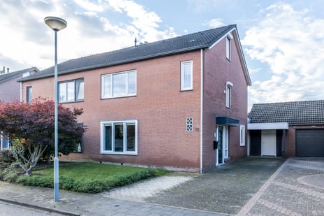 Koopwoningen Born - Huizen te koop in Born [funda]