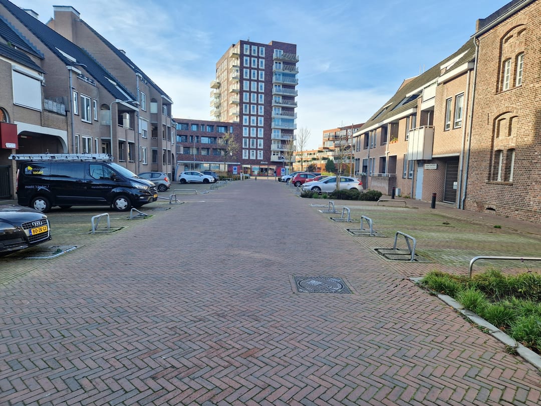 Parkeergelegenheid te koop: De Gouden Leeuw 5801 BX Venray [funda]