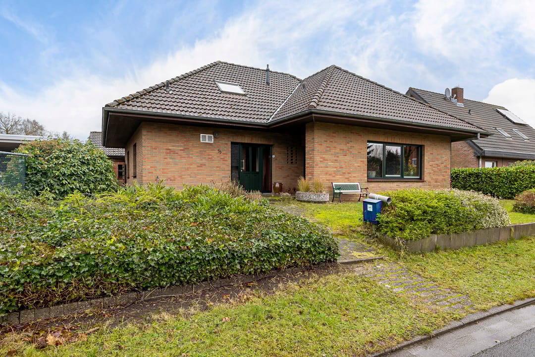 House for sale: Haselaarweg 55 Emlichheim, Germany [funda]