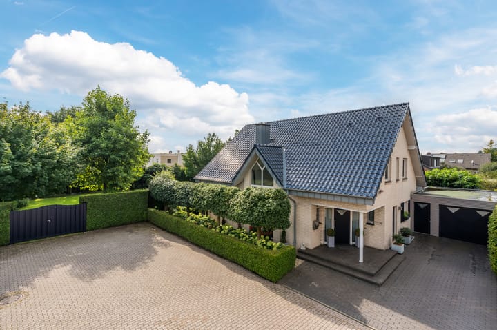 House for sale: Klosterweg 110 47574 Goch-Kessel, Germany [funda]