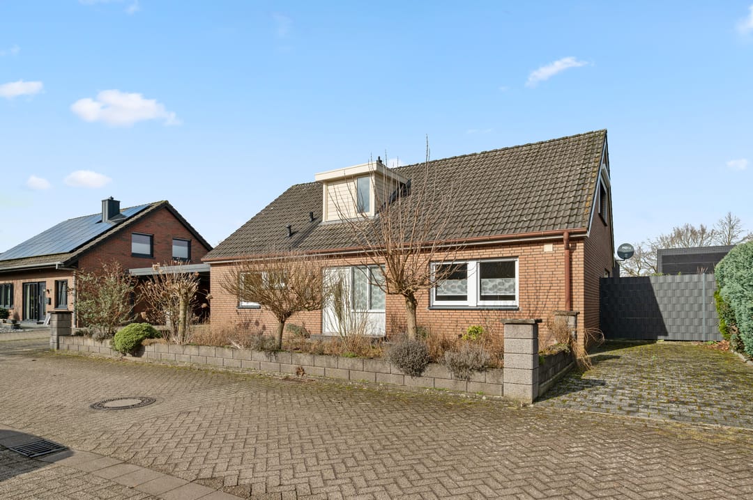 House for sale: Kiebitzstraße 8 49828 Neuenhaus, Germany [Funda]