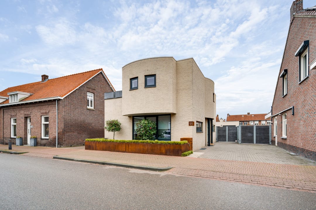 Koopwoningen - huizen te koop in [Funda]