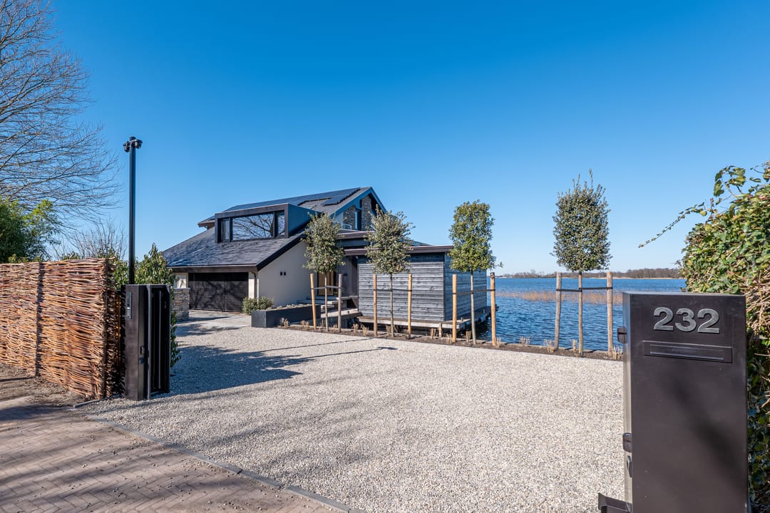 House for sale: Nieuw-Loosdrechtsedijk 232 1231 LG Loosdrecht | Funda