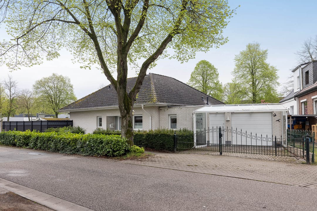 Huis te koop: Ootmarsumer Weg 171 48527 Nordhorn, Duitsland [Funda]