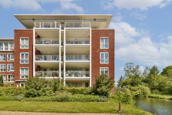 Koopwoningen - huizen te koop in [Funda]