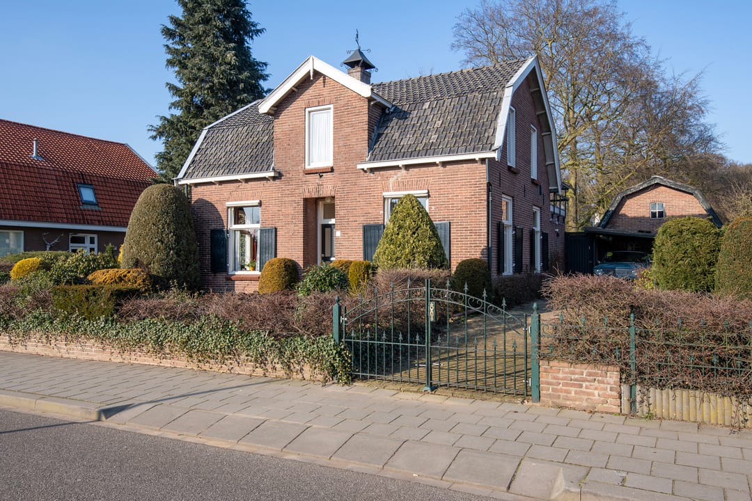 Huis te koop: Postweg 5 3881 EA Putten | Funda