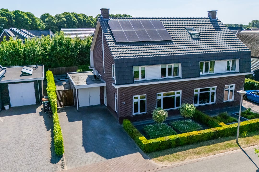 Koopwoningen - huizen te koop in [Funda]