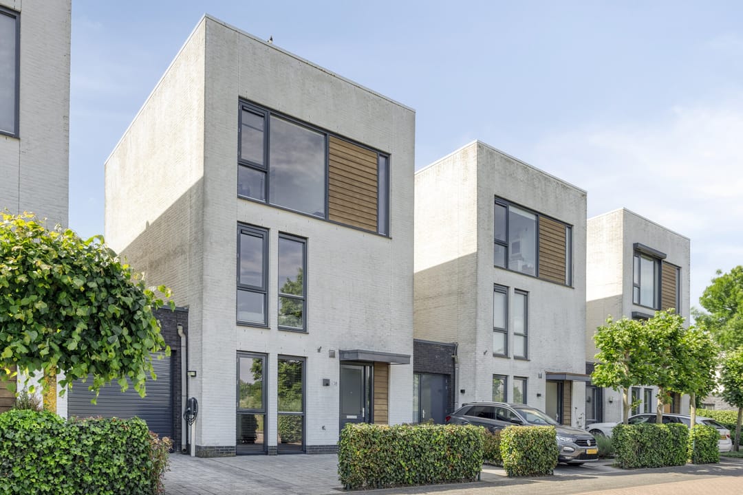 Koopwoningen - huizen te koop in [Funda]