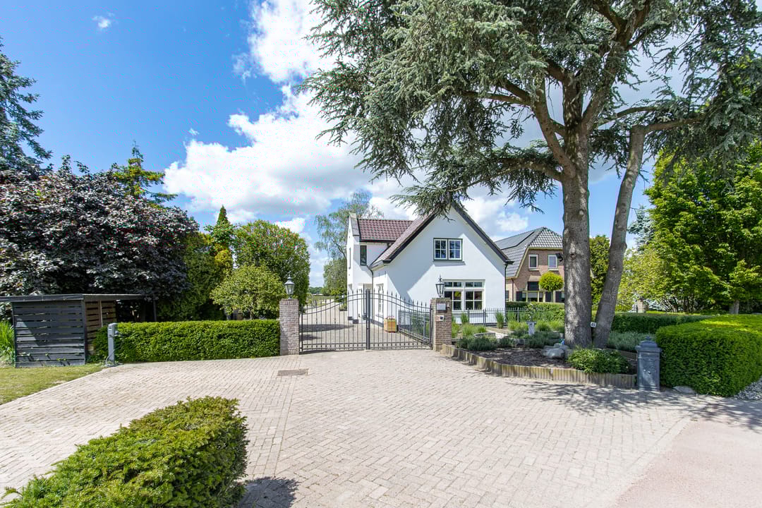 Koopwoningen - huizen te koop in [Funda]