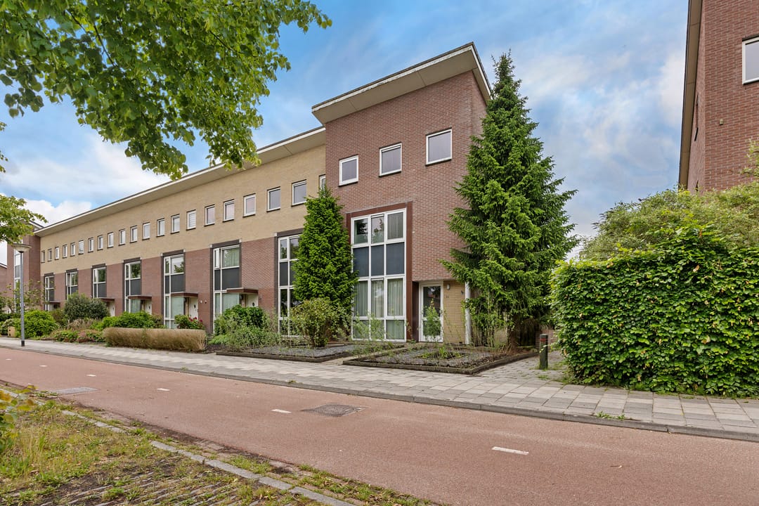 Koopwoningen - huizen te koop in [Funda]