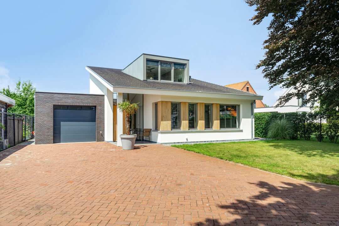 Huis te koop: Hogezoom 113 4325 CB Renesse [Funda]