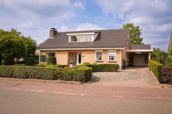 Koopwoningen - huizen te koop in [Funda]