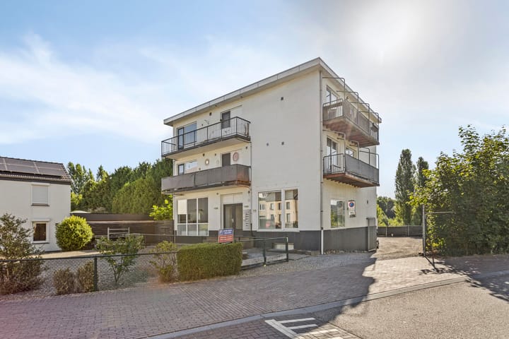 Koopwoningen - huizen te koop in [Funda]