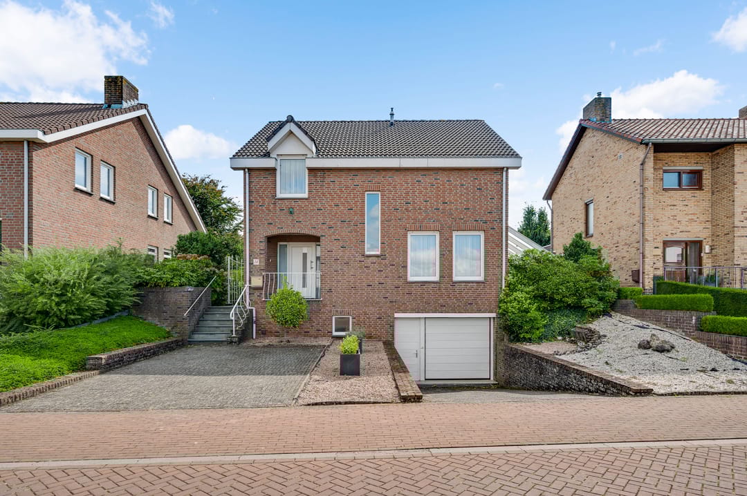 House for sale: Valkenburgerstraat 14 6325 BN Berg en Terblijt | Funda