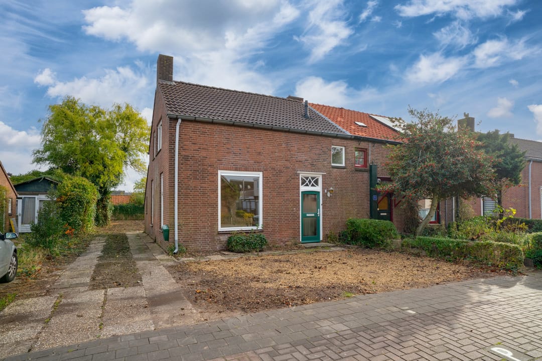 House for sale: Burg van Rielstraat 5 6987 AX Giesbeek | Funda